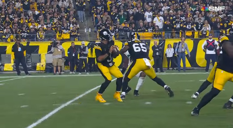 Russell Wilson shines in Steelers debut, leading comeback